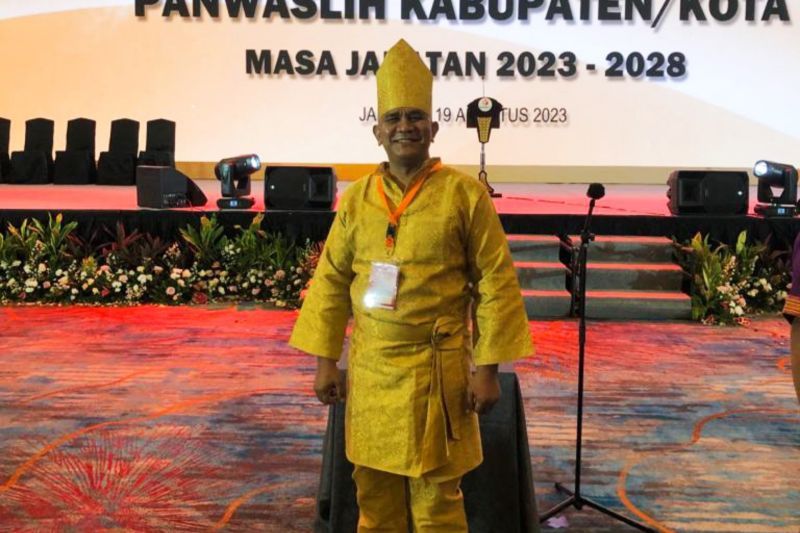 Usai dilantik, Maruli Sitorus terpilih jadi Ketua Bawaslu Labura ...