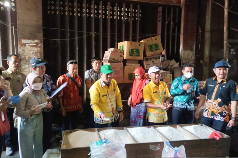 Tim Satgas Pangan cek harga kebutuhan pokok di pasar Palangka Raya - ANTARA News Kalimantan ...