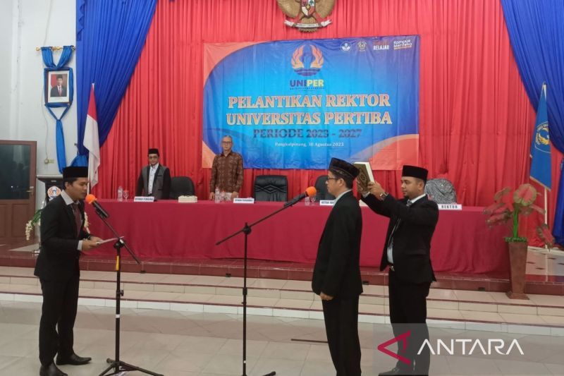 Suhardi resmi jabat Rektor Universitas Pertiba - ANTARA News Bangka ...
