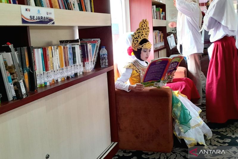 "Rail library" ajarkan anak cinta transportasi umum demi kurangi emisi ...