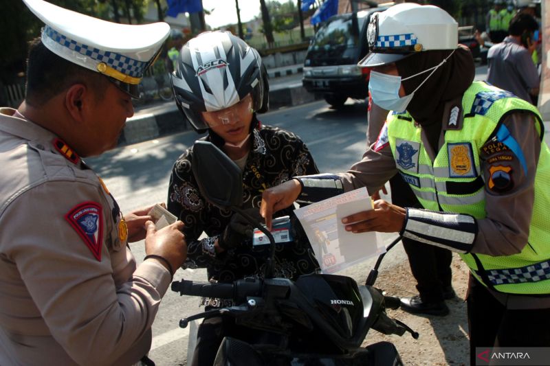 23 pelanggar lalu lintas terjaring Operasi Zebra di Kota Balikpapan - ANTARA News Kalimantan Barat