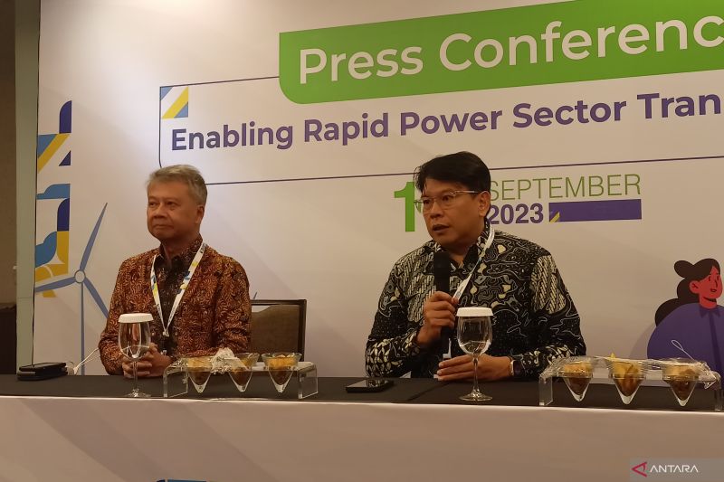 IESR ungkap tantangan percepatan transformasi sektor ketenagalistrikan ...