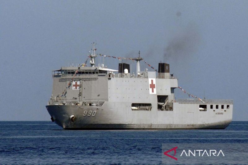 Parade kapal perang TNI AL - ANTARA News