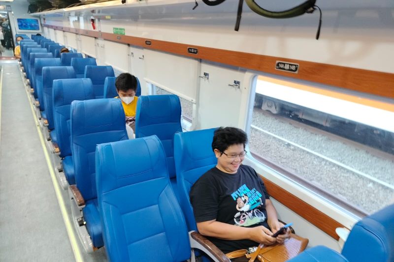 KAI luncurkan kereta ekonomi generasi baru tingkatkan kenyamanan ... KAI luncurkan kereta ekonomi generasi baru tingkatkan kenyamanan ...
