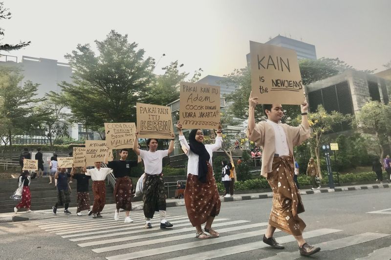 LTKL kampanyekan Bangga Buatan Indonesia lewat Parade Berkain Lokal ...
