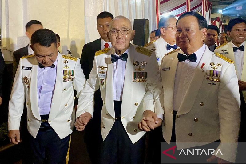 Menhan Prabowo ajak prajurit teladani pengorbanan senior TNI - ANTARA News