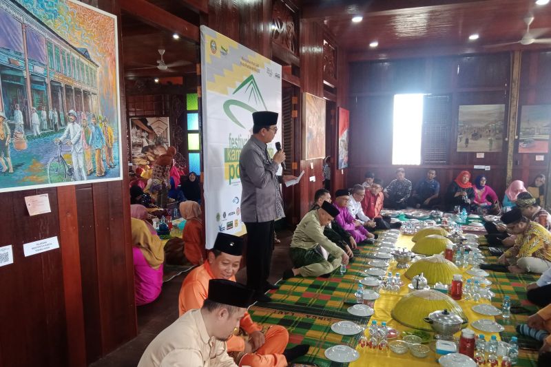 Pelestarian berpantun penting sebagai identitas Melayu - ANTARA News ...