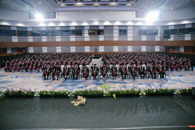 Institut Bisnis dan Teknologi Indonesia (INSTIKI) Mengukuhkan 517 ...