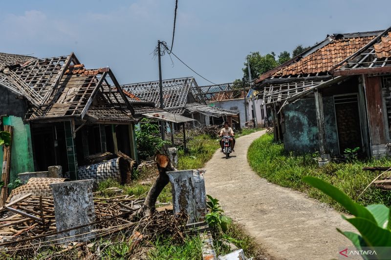 Penenggelaman Kampung Karian mundur terdampak kemarau - ANTARA News