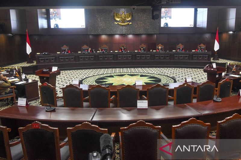 MK tak terima semua uji materi batas usia maksimal capres-cawapres - ANTARA News
