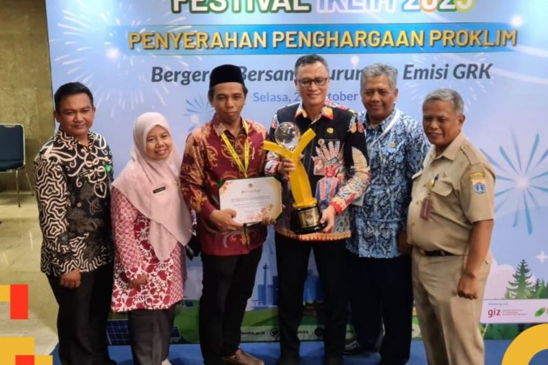 KLHK berikan penghargaan Proklim Lestari untuk Kebon Kosong Jakpus ...