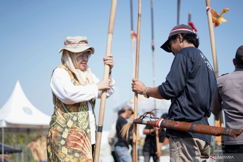 BP Geopark Meratus kenalkan warisan bumi di Kampung Dayak Tapin ...