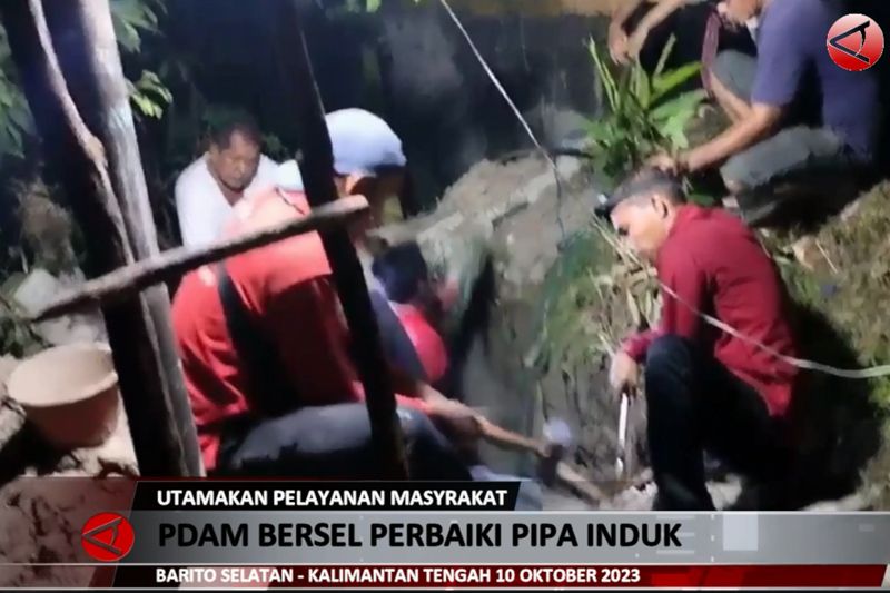 Perbaikan pipa induk bocor di Jembatan Matiti Buntok - ANTARA News Kalteng