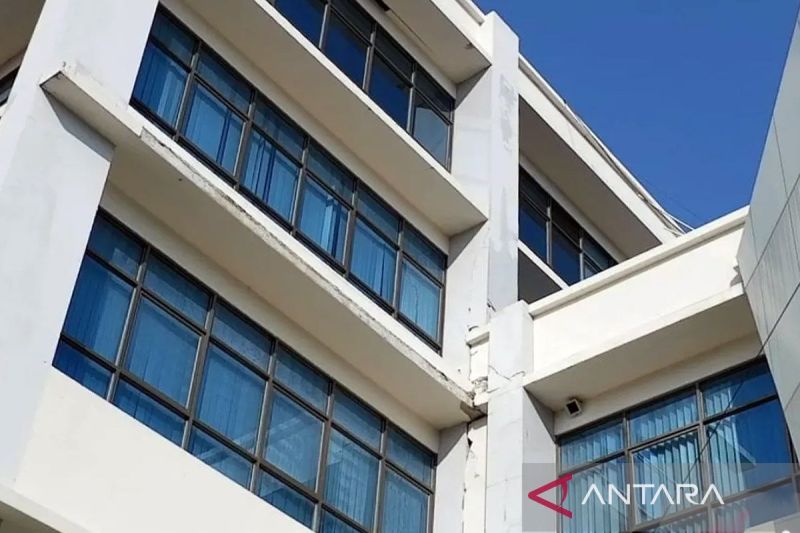 Gedung kantor gubernur NTT alami keretakan akibat gempa magnitudo 6,6 - ANTARA News