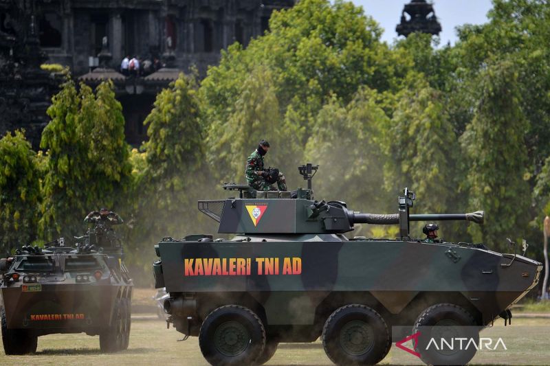 Kodam IX/Udayana gelar apel pasukan kesiapan pengamanan Pemilu 2024 - ANTARA News Bali