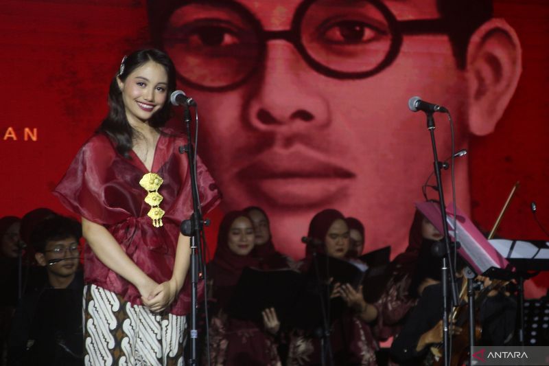 Generasi penerus WR Soepratman kumandangkan karya sang maestro - ANTARA ...