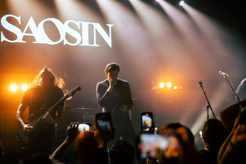 Vokalis Saosin marah penonton ricuh saat konser BMTH di Jakarta batal ...