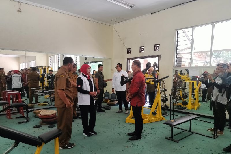 Gubernur: Sarana latihan SMA Negeri Olahraga Jatim perlu perbaikan ...