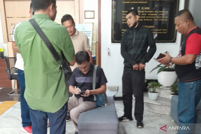 Tim Tabur Kejati NTB menangkap DPO kasus korupsi kolam labuh di Bandung - ANTARA News Mataram
