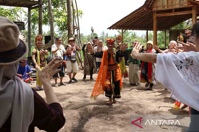 Atraksi budaya Suku Osing di Banyuwangi - ANTARA News