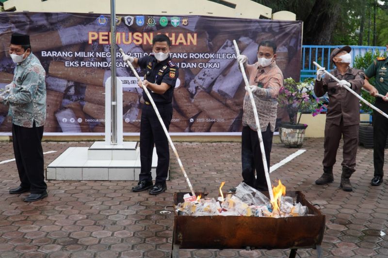 Cegah Peredaran Jutaan Batang Rokok Ilegal, Bea Cukai Langsa Gelar Pemusnahan - ANTARA News