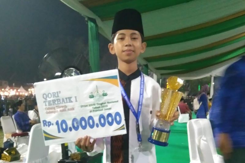 Iskandar pemilik suara emas asal Jember raih qari terbaik 1 nasional ...