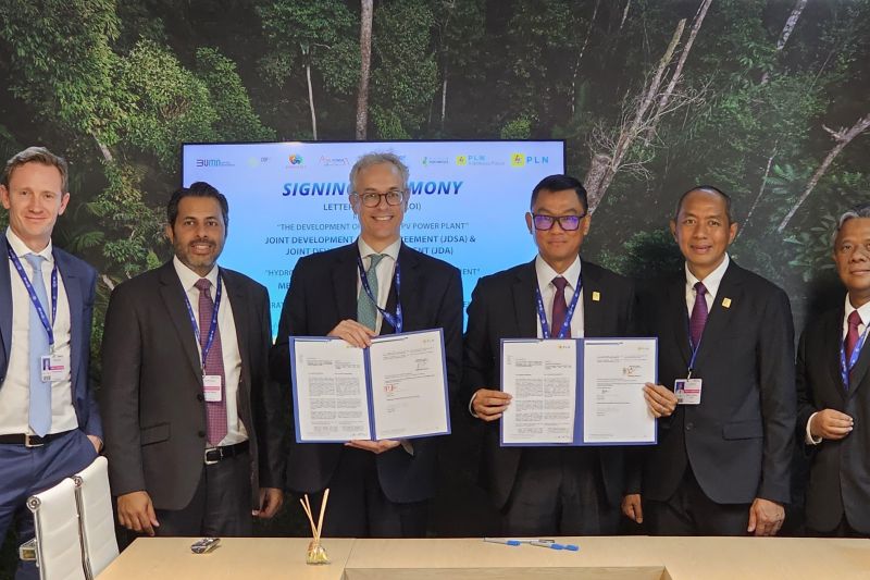 PLN gandeng ACWA Power bangun PLTS terapung di Singkarak dan Saguling - ANTARA News