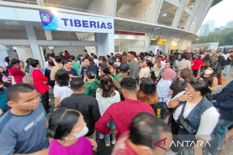 200 ribu umat hadiri perayaan Natal Gereja Tiberias di GBK - ANTARA News