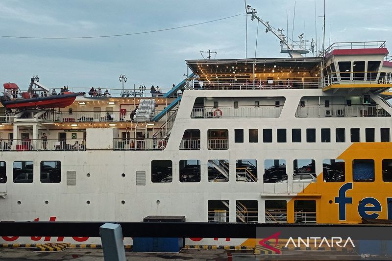 Penyeberangan Merak - Bakauheni relatif normal dan aman - ANTARA News