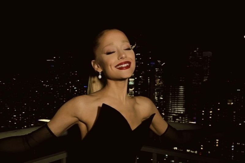 Lirik lagu "Popular" oleh Ariana Grande dan MIKA - ANTARA News