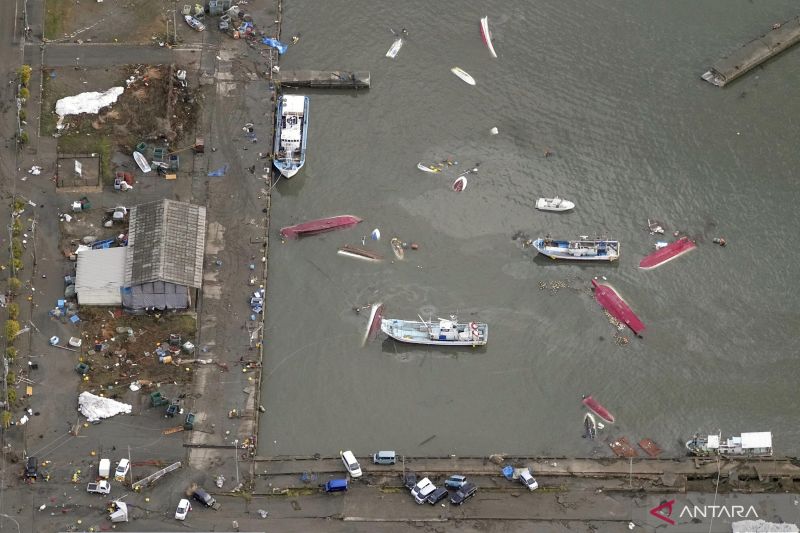Daftar lima tsunami terbesar dalam sejarah - ANTARA News
