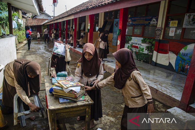 Pemerintah kucurkan dana Rp57 triliun untuk BOSP tahun 2024 - ANTARA News