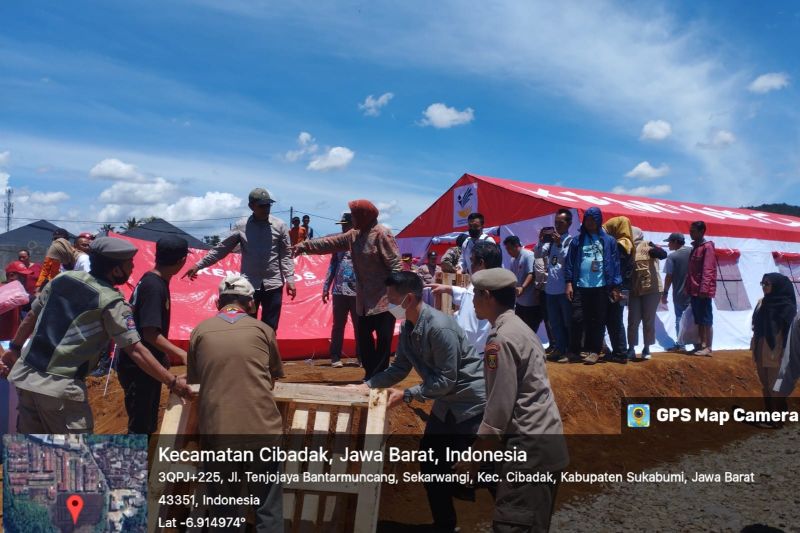 Ministry builds more tents for landslide-affected Sukabumi residents ...