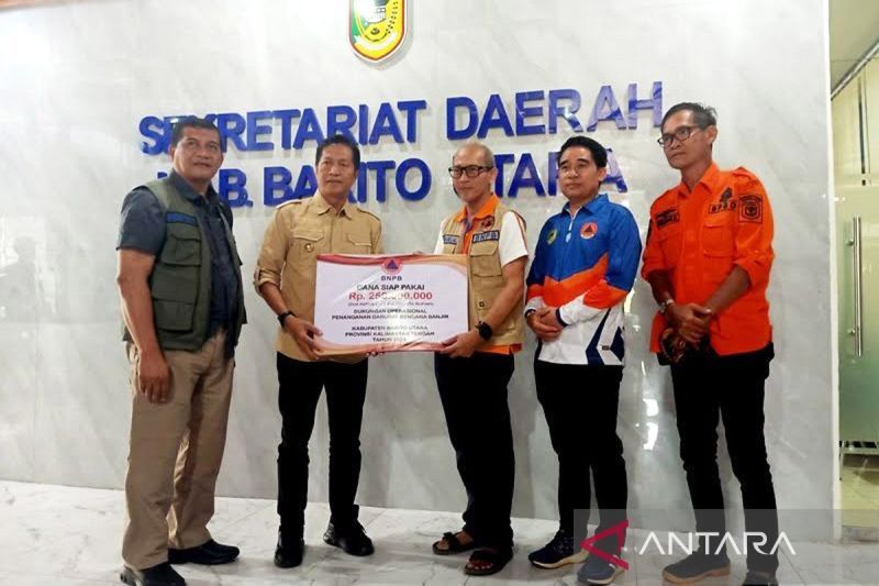 BNPB serahkan bantuan penanganan banjir untuk Pemkab Barito Utara - ANTARA News