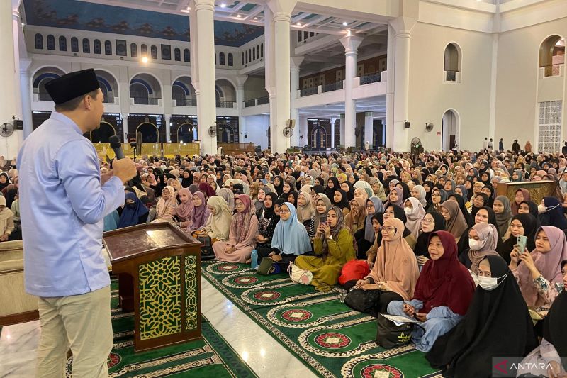 Generasi muda ke masjid tanda kekuatan Islam kembali - ANTARA News Sulteng