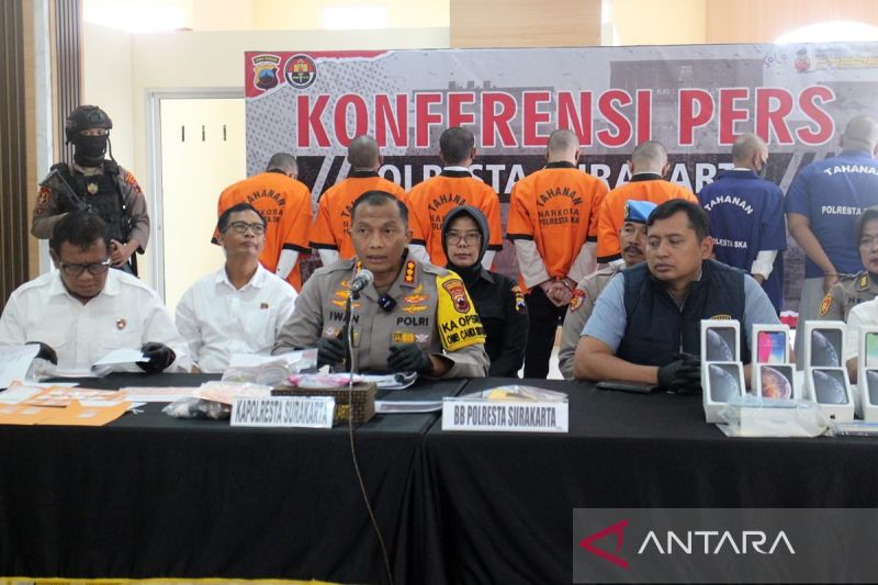 Polresta Surakarta ungkap kasus pencurian gasak 56 unit handphone ...