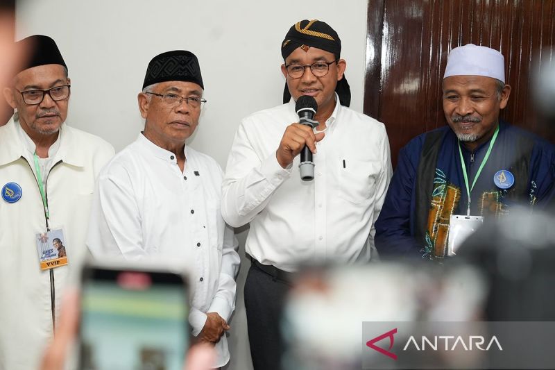 Anies silaturahmi dengan para kiai hingga tokoh masyarakat Tulungagung - ANTARA News