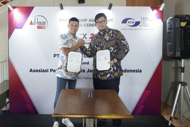 APJII: Pengguna internet Indonesia tahun 2024 capai 79,5 persen ...