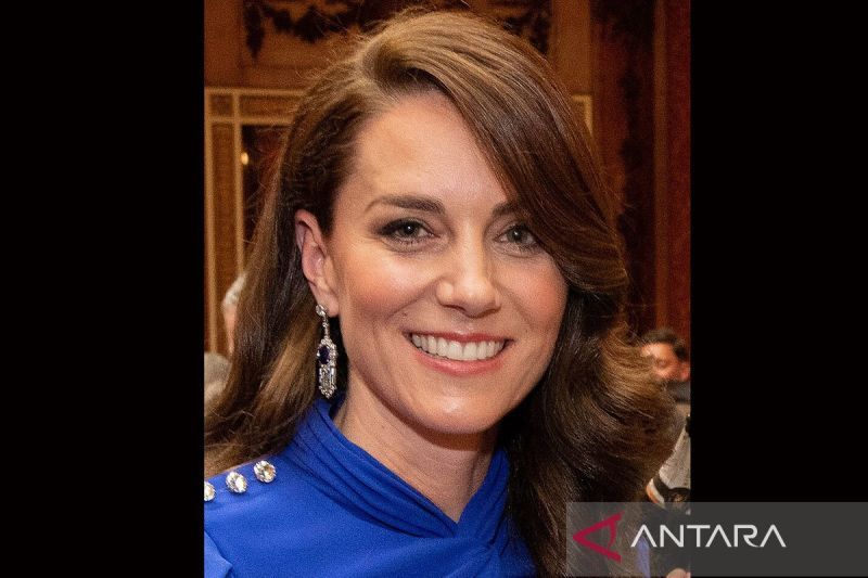 Kate Middleton muncul di publik untuk pertama kali seusai operasi ...