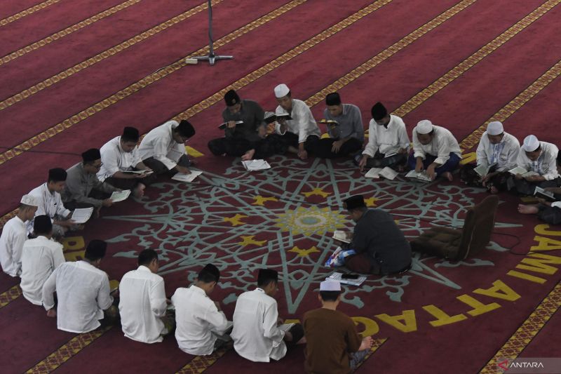 Panduan lengkap melaksanakan iktikaf: Rukun, syarat sah, dan niatnya ...