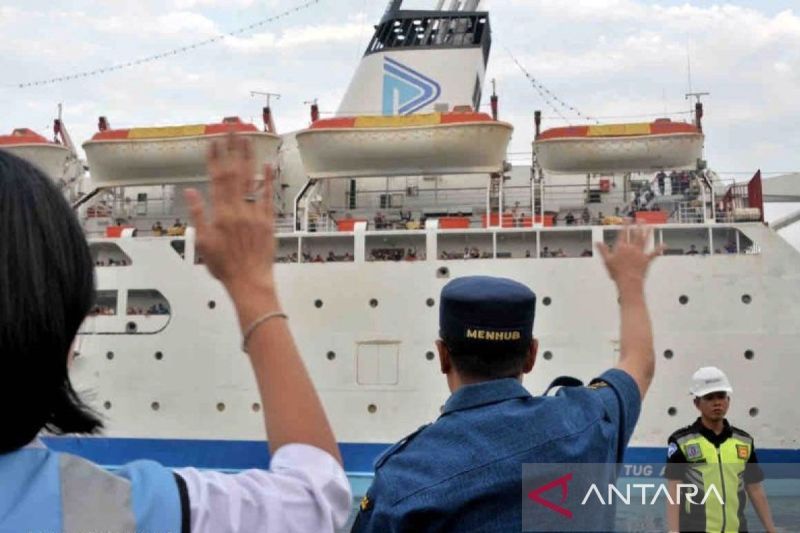 Menhub melepas keberangkatan 9.600 pemudik gratis kapal laut - ANTARA News
