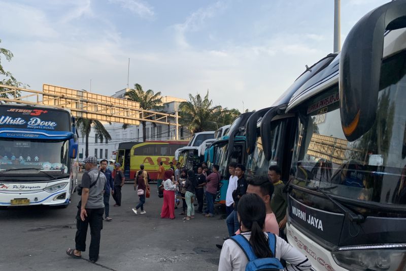 Keberangkatan penumpang terbanyak di Terminal Tanjung Priok pada Sabtu ...