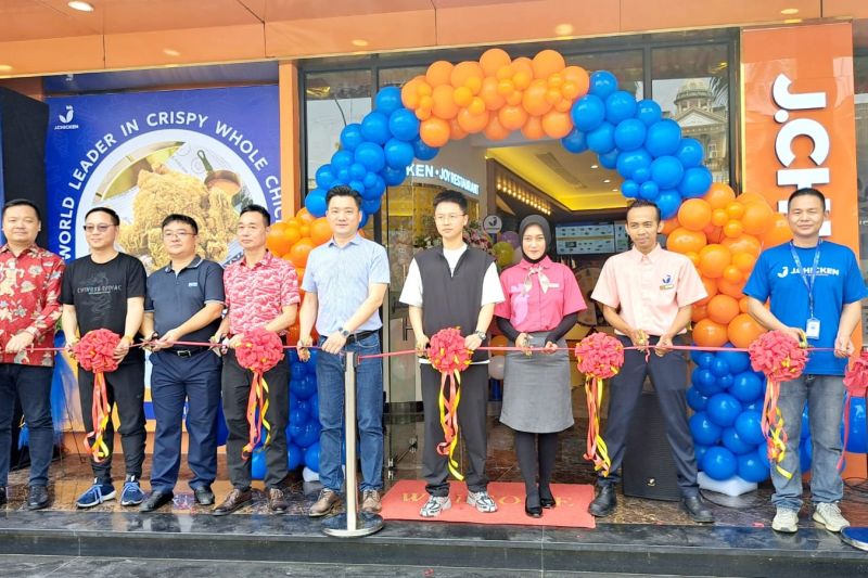 J.Chicken resmikan outlet pertamanya di Indonesia - ANTARA News
