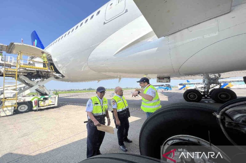 DKPPU Kemenhub kawal kelaikan pesawat jamaah calon haji Embarkasi Solo ...
