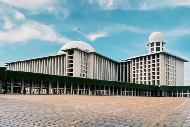Kenali 10 Masjid terbesar dan megah di Indonesia - ANTARA News