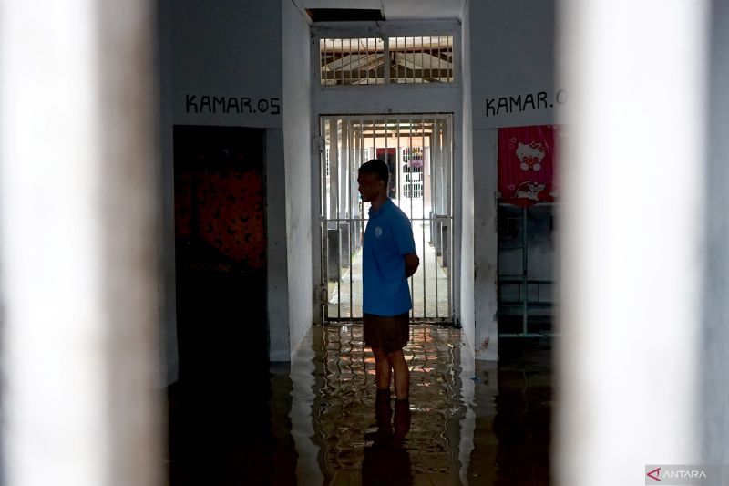 Lapas Kelas IIA Gorontalo terendam banjir akibat hujan deras 3 jam ... Lapas Kelas IIA Gorontalo terendam banjir akibat hujan deras 3 jam ...