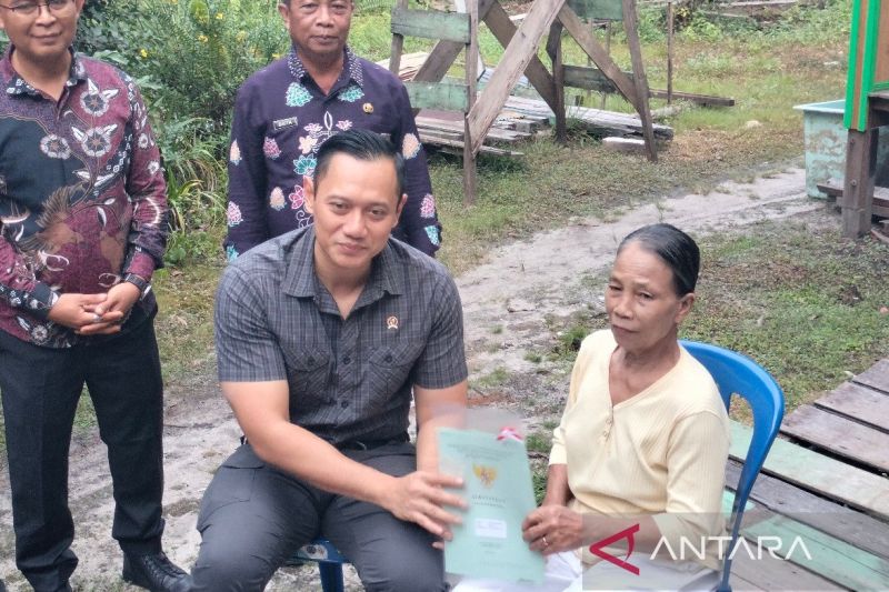 Menteri ATR: Sertifikat tanah punya nilai tambah ekonomi bagi publik - ANTARA News