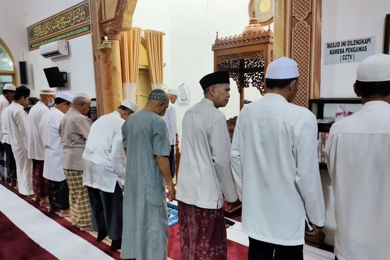 Tata cara Shalat Hajat, panduan lengkap dengan niat dan doanya - ANTARA ...