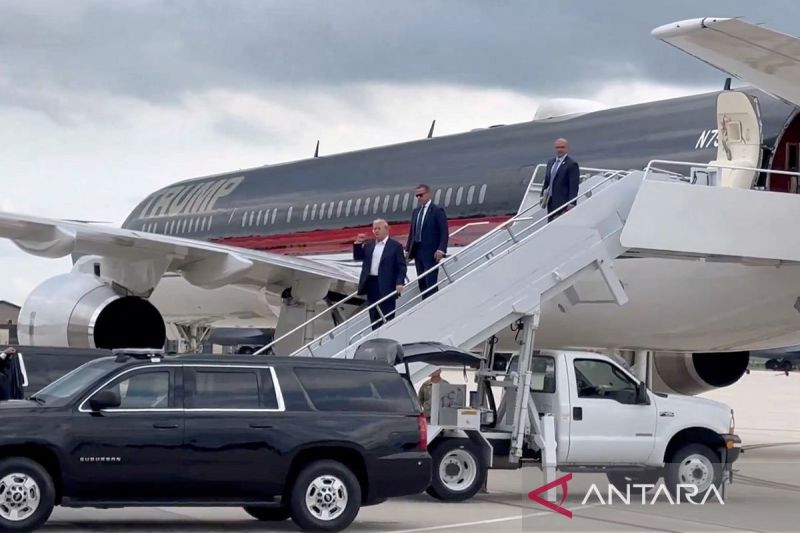Trump tetap hadiri Konvensi Partai Republik sehari setelah ditembak ...