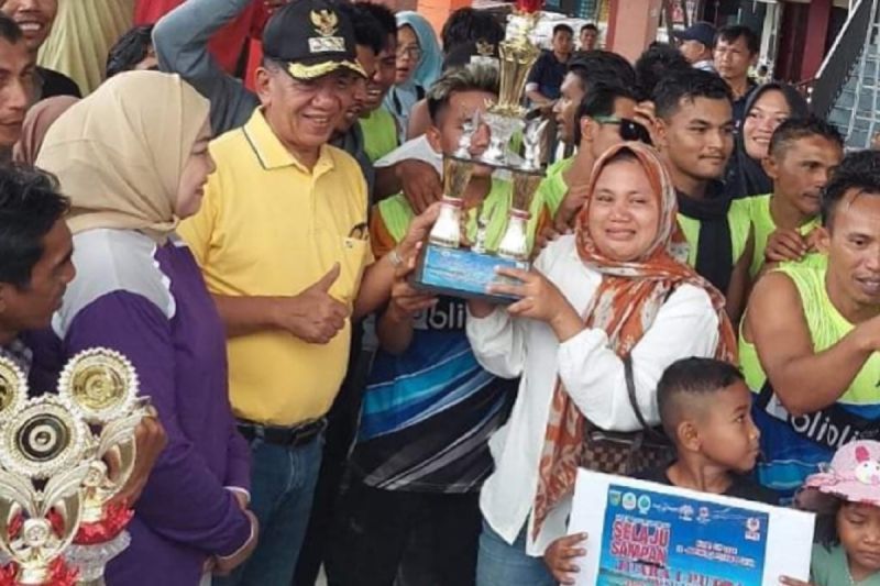 Bupati Rusma Yul Anwar tutup lomba selaju sampan Pesisir Selatan 2024 ...